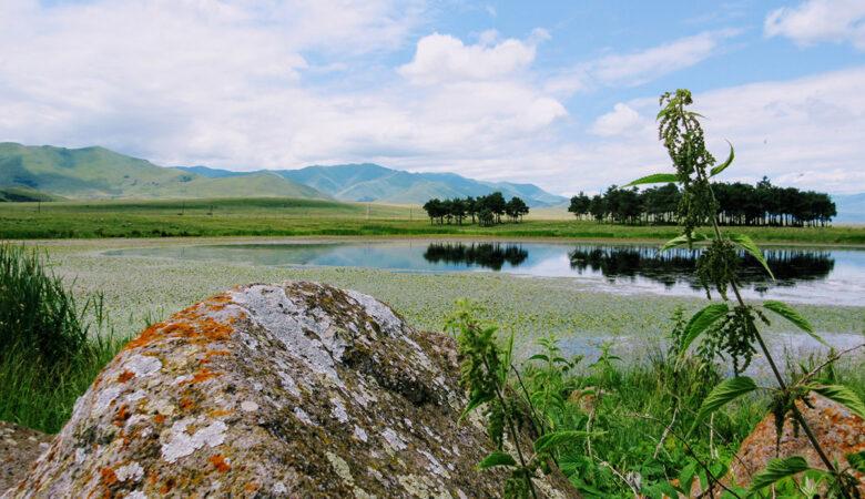 Golden Lily Lakes in Stepanavan • Desuden travel blog